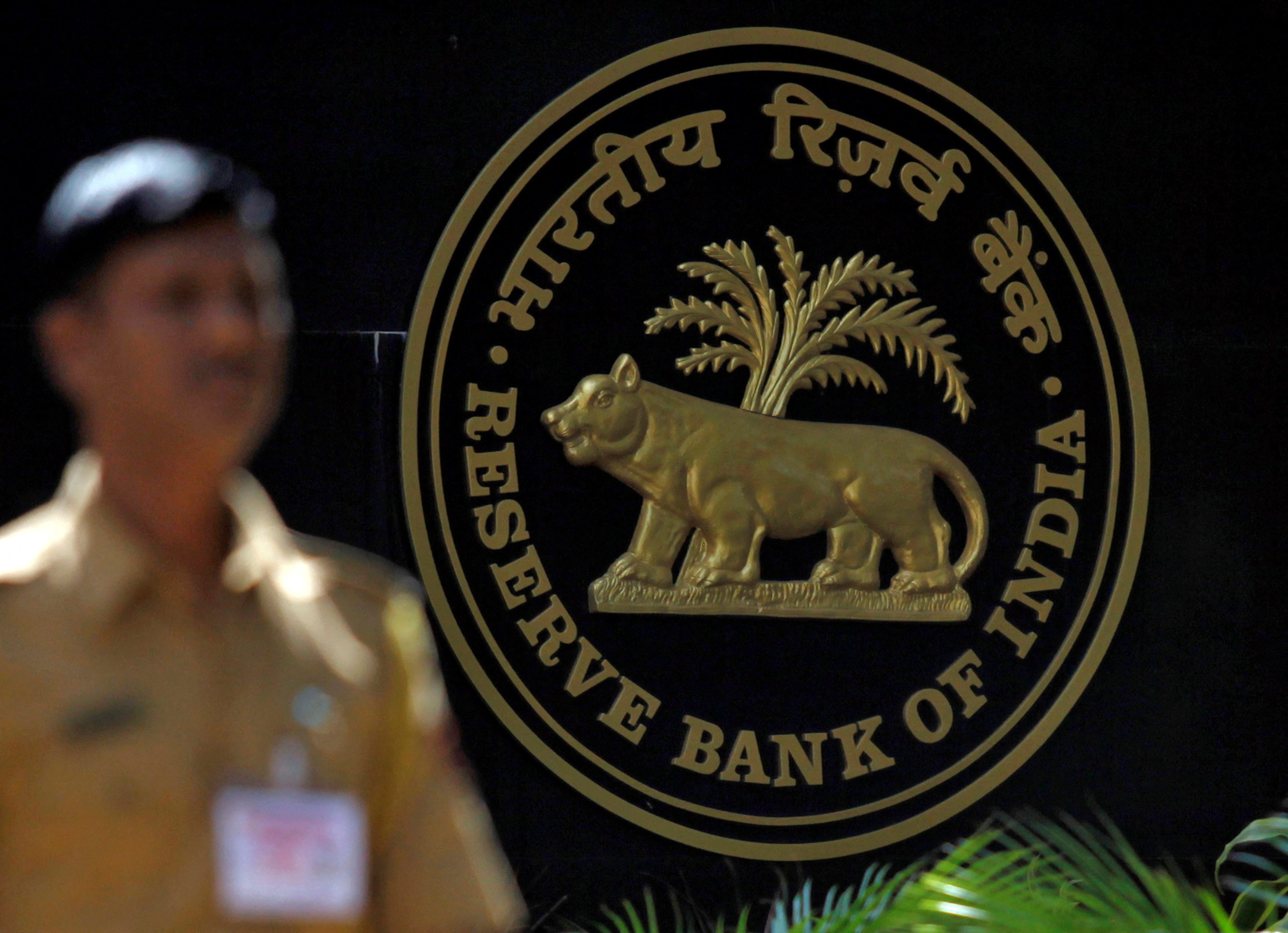 RBI के डिप्टी गवर्नर माइकल देबब्रत पात्रा को एक साल का सेवा विस्तार ...