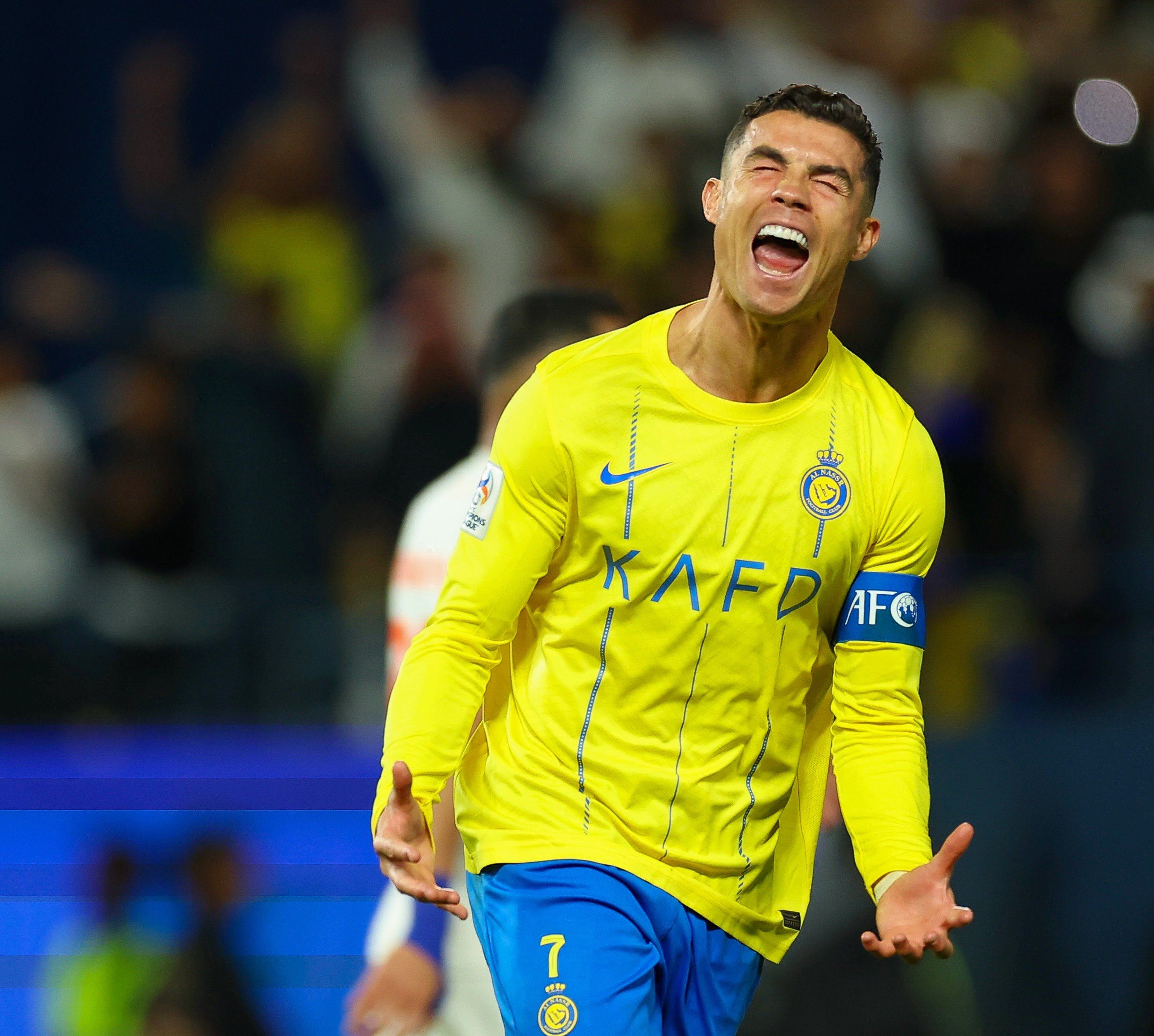 Cristiano Ronaldo को अश्लील इशारा करना पड़ा महंगा, जुर्माने के साथ लगा ...