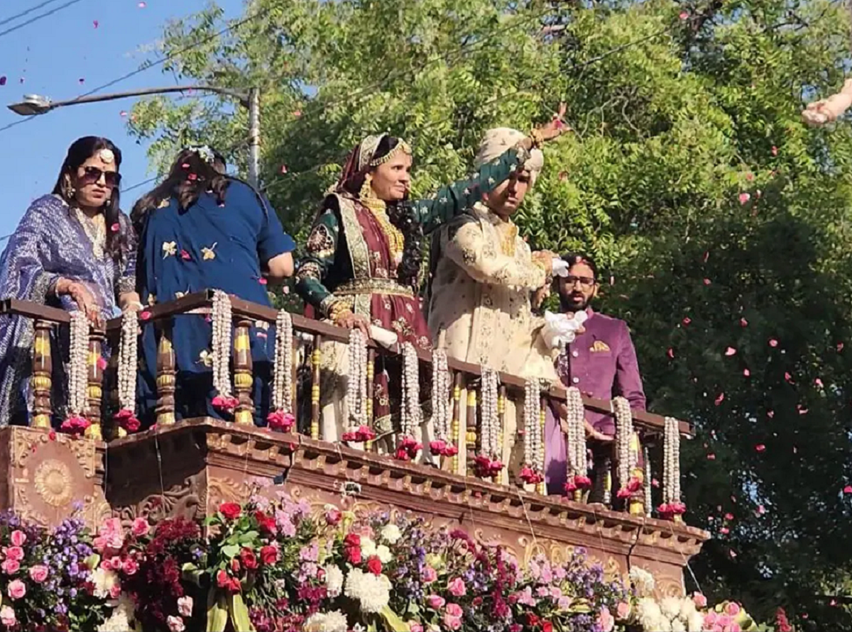 गुजरात के कपल ने दान कर दी अपनी 200 करोड़ की संपत्ति, रथ पर चढ़कर बांटे ...