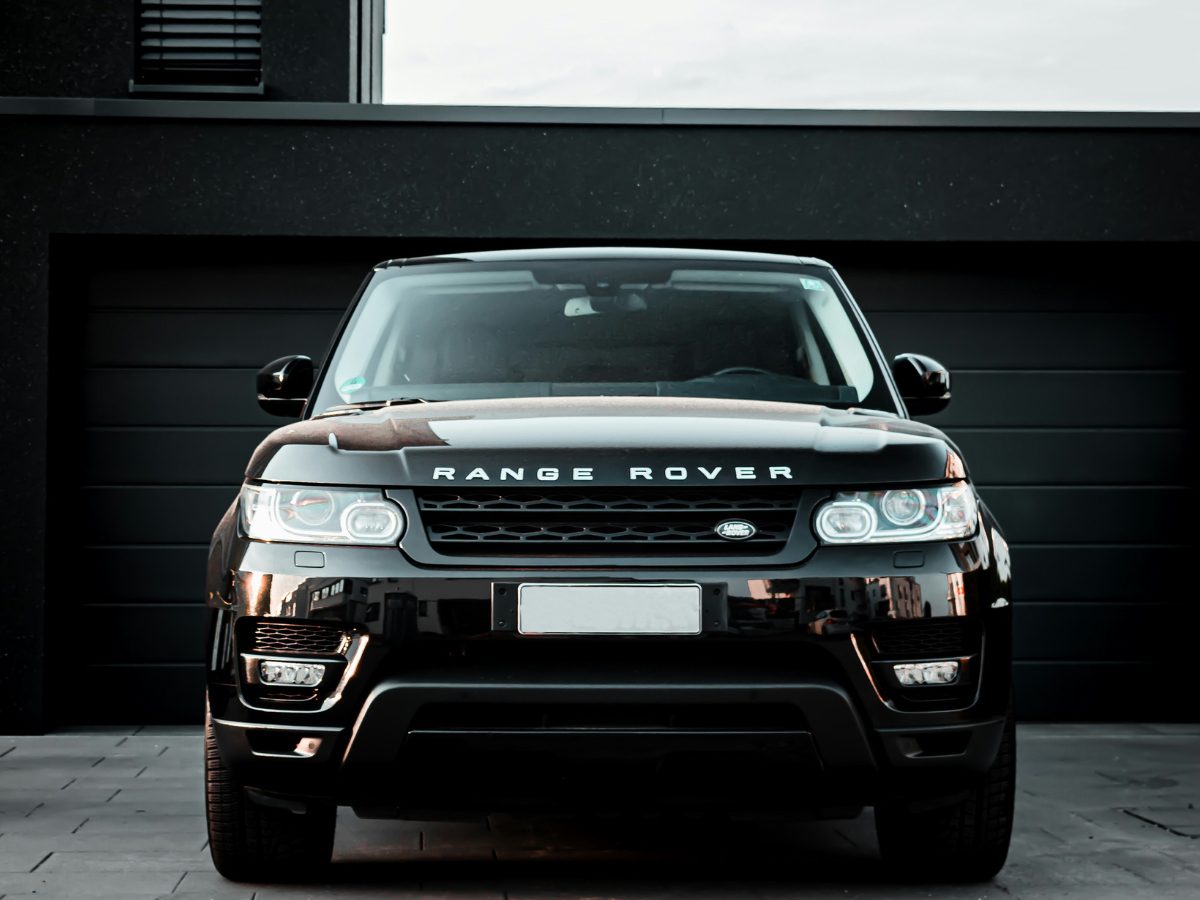 भारत में पहली बार बनेगी JLR की Range Rover, तारीख का ऐलान; कीमत भी पहले ...