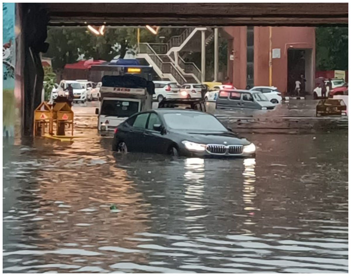 Delhi Monsoon: मॉनसून ने दी दिल्ली में दस्तक, एक दिन की बारिश में डूबी ...
