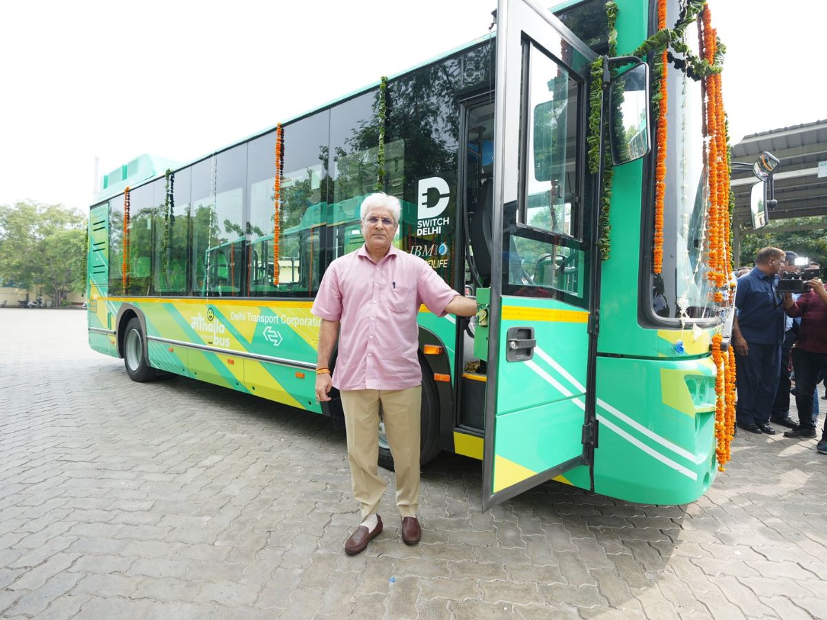 Delhi Mohalla bus: दिल्ली में मोहल्ला बस सेवा का ट्रायल शुरू, बेहतर ...
